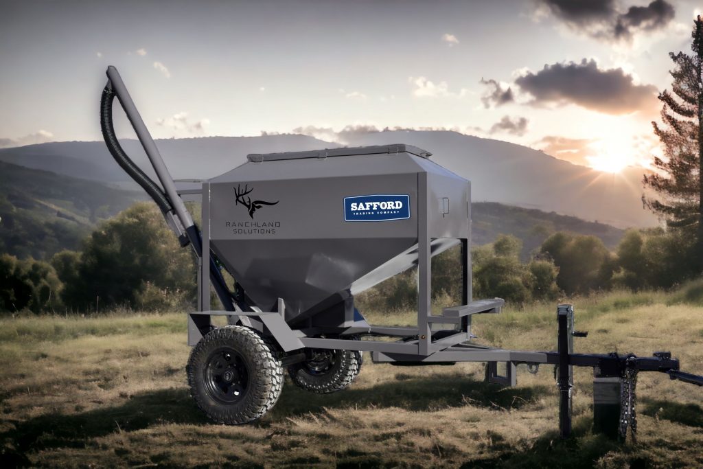 Ranchland 1.5 Ton Mobile Hopper Rear Discharge W/ Off Road Pkg ...