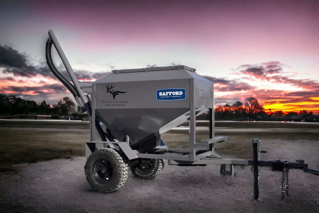 Ranchland 1.5 Ton Mobile Hopper Rear Discharge W/ Off Road Pkg ...